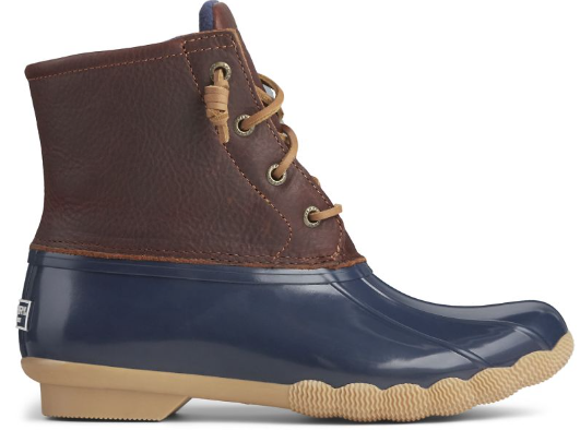 10 Most Comfortable Women's Walking Boots - Survival Moran